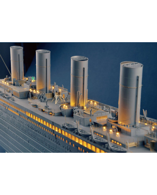 1/200 Titanic Model Kit - With LED - Model Kits-Plastic Model Kits ...